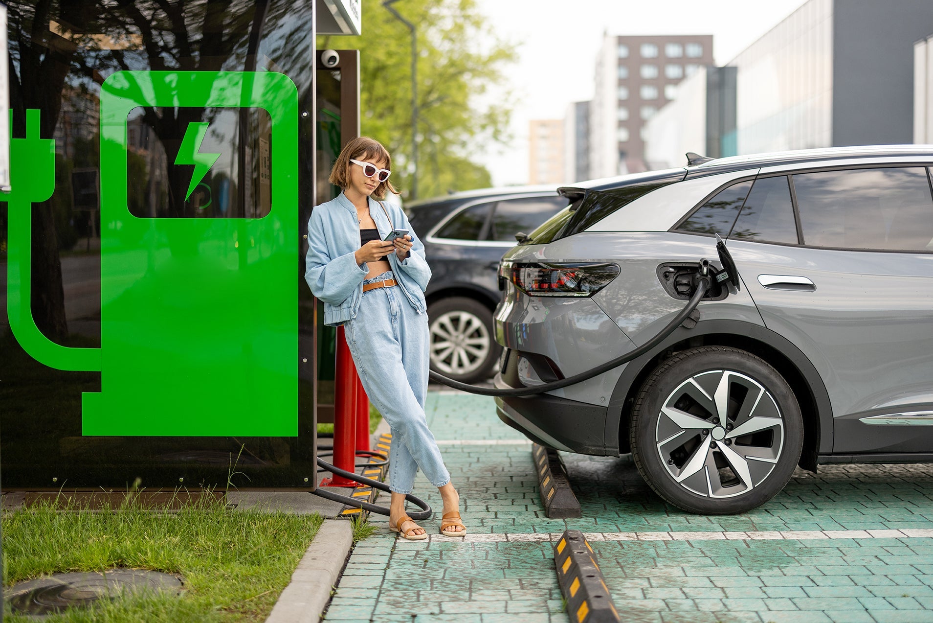 Should You Rent an Electric Car Pros Cons and Tips for 2025 | Hola Car Rentals